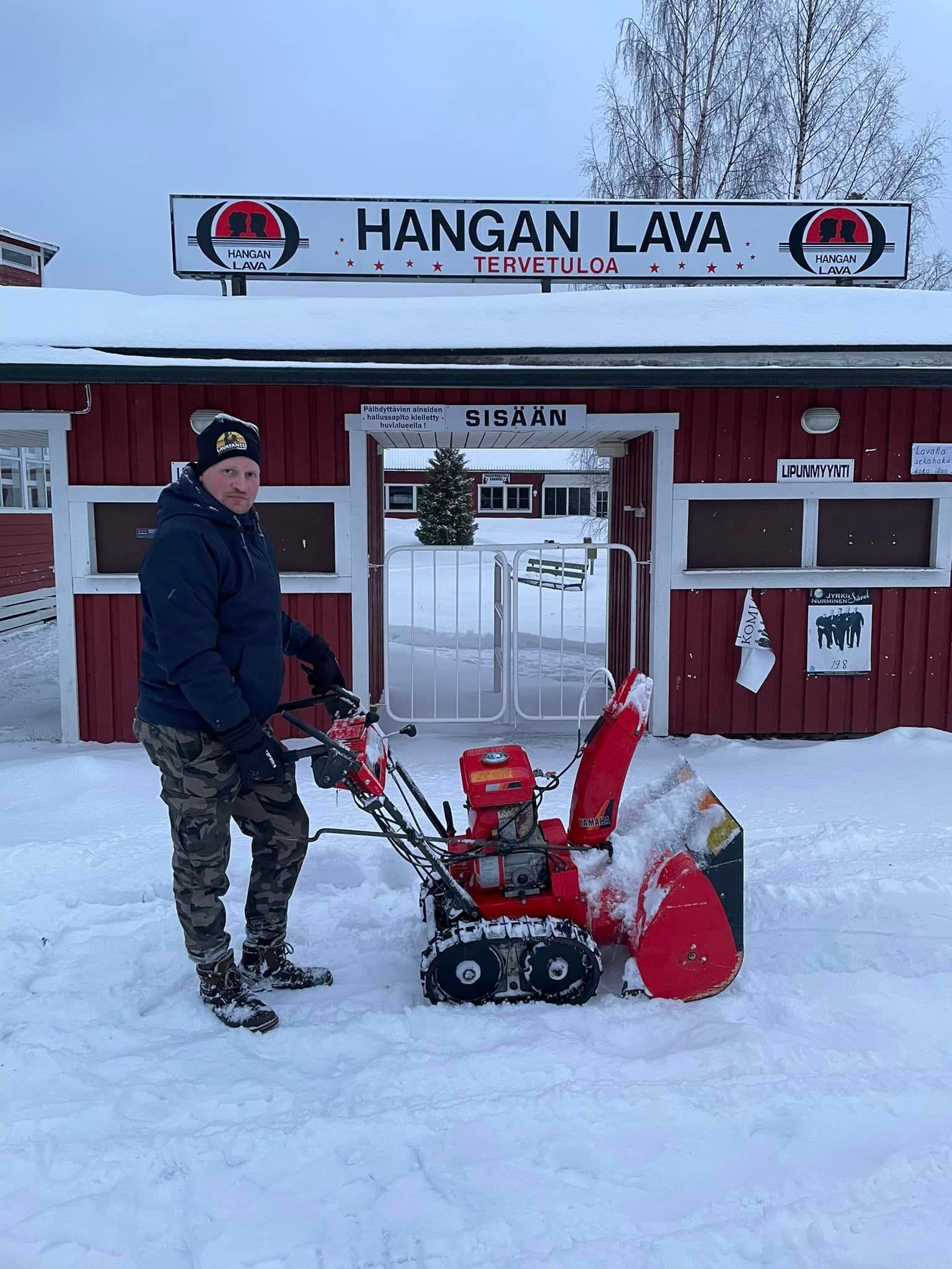Kaisa ja Timo ostivat Hangan lavan – raju remontti: ”Hometta, hometta ...