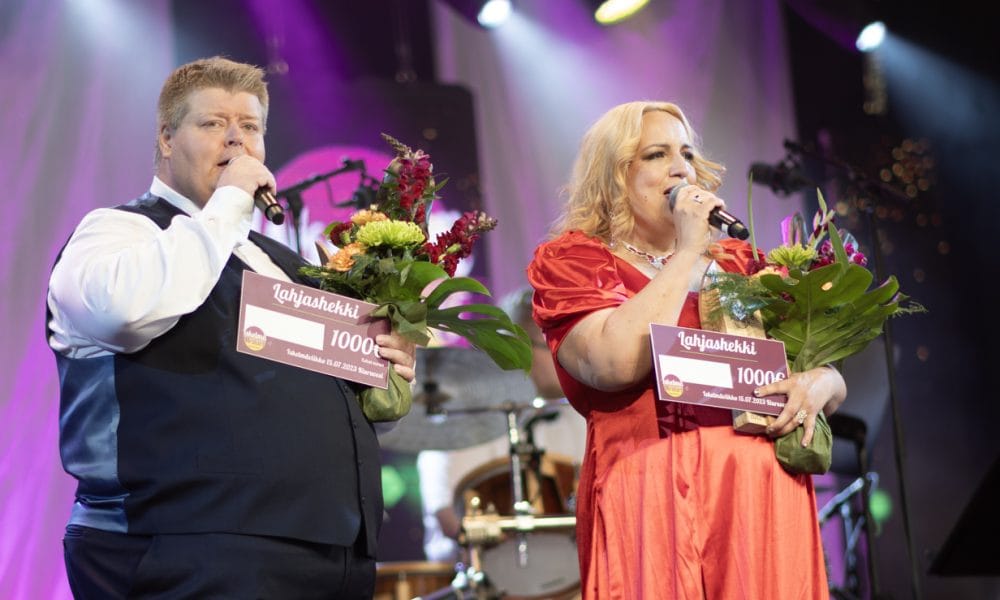 Sairaanhoitaja Katariina Ja Karaoke Jere Ovat Uudet Iskelm Mestarit
