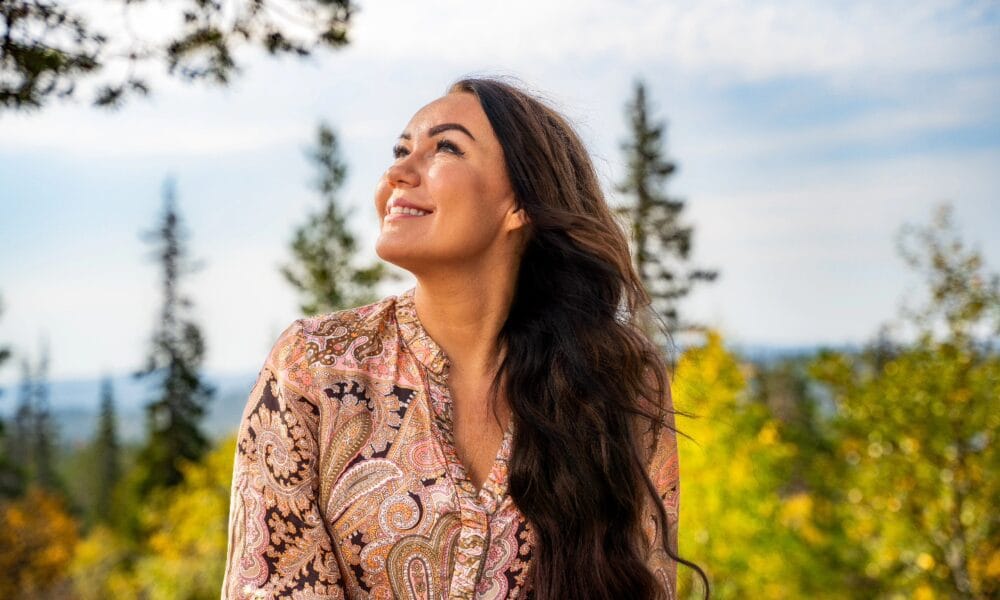 Paula Koivuniemi poseeraa poikansa kanssa – harvinainen kuva julki ...